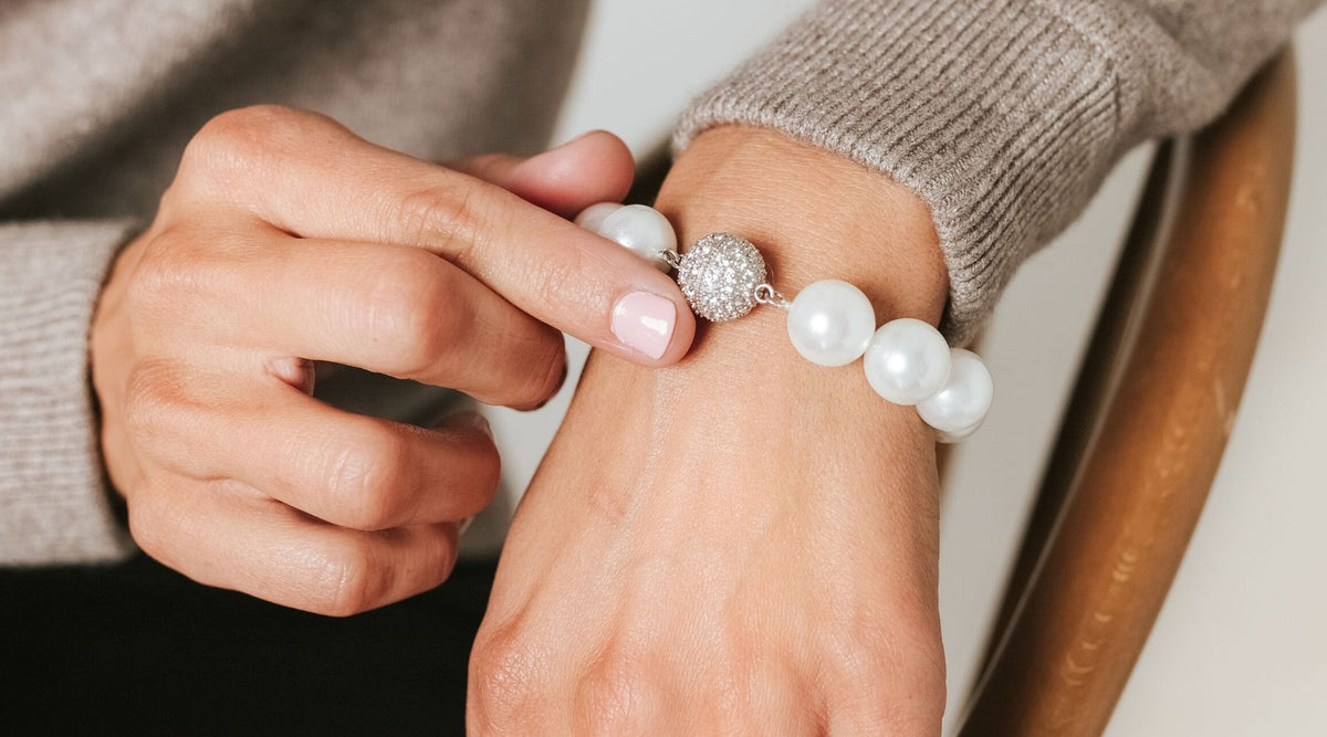 How to Clean a Bracelet: Everything You Need to Know | Roma Designer ...